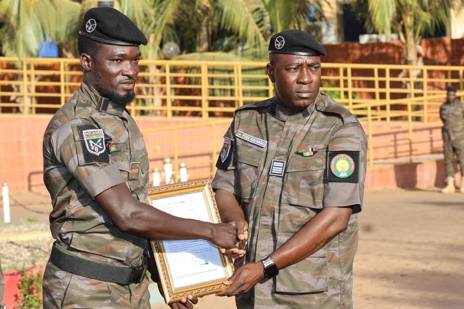 Dwana tal-Burkina Faso: Żewġ uffiċjali onorati għal att eċċezzjonali ta ...