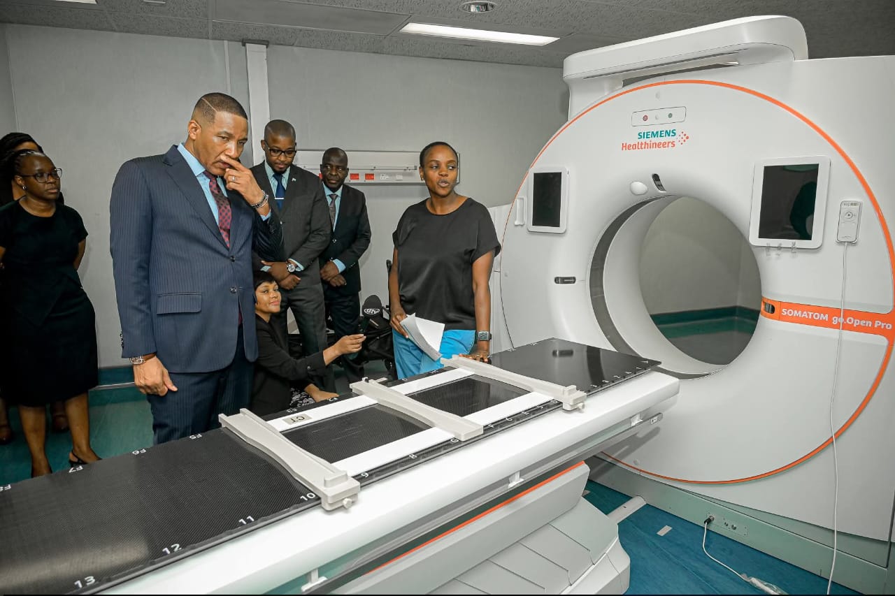 Botswana: President makes surprise visit to Sir Ketumile Masire ...